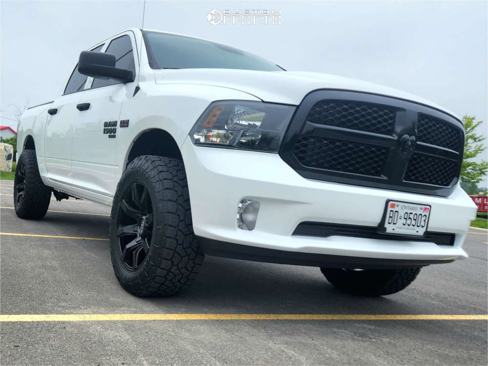2020 Ram 1500 Classic with 20x10 -18 Moto Metal Mo804 and 295/60R20 ...