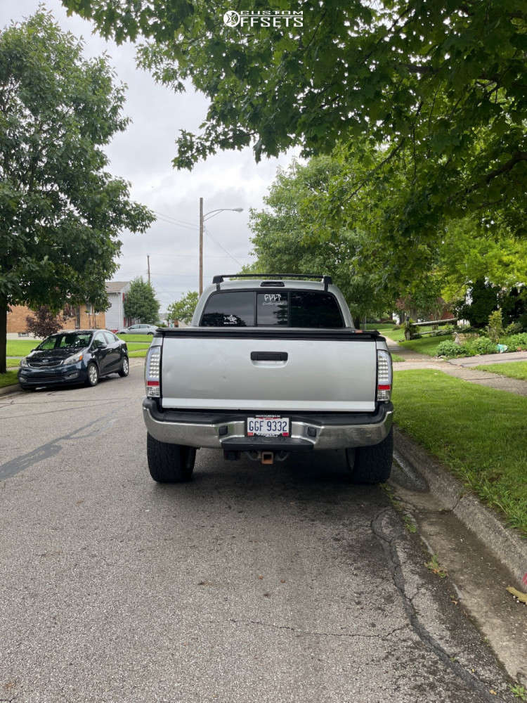 2008 Toyota Tacoma with 22x10 -19 Vision Razor and 305/40R22 Nitto ...