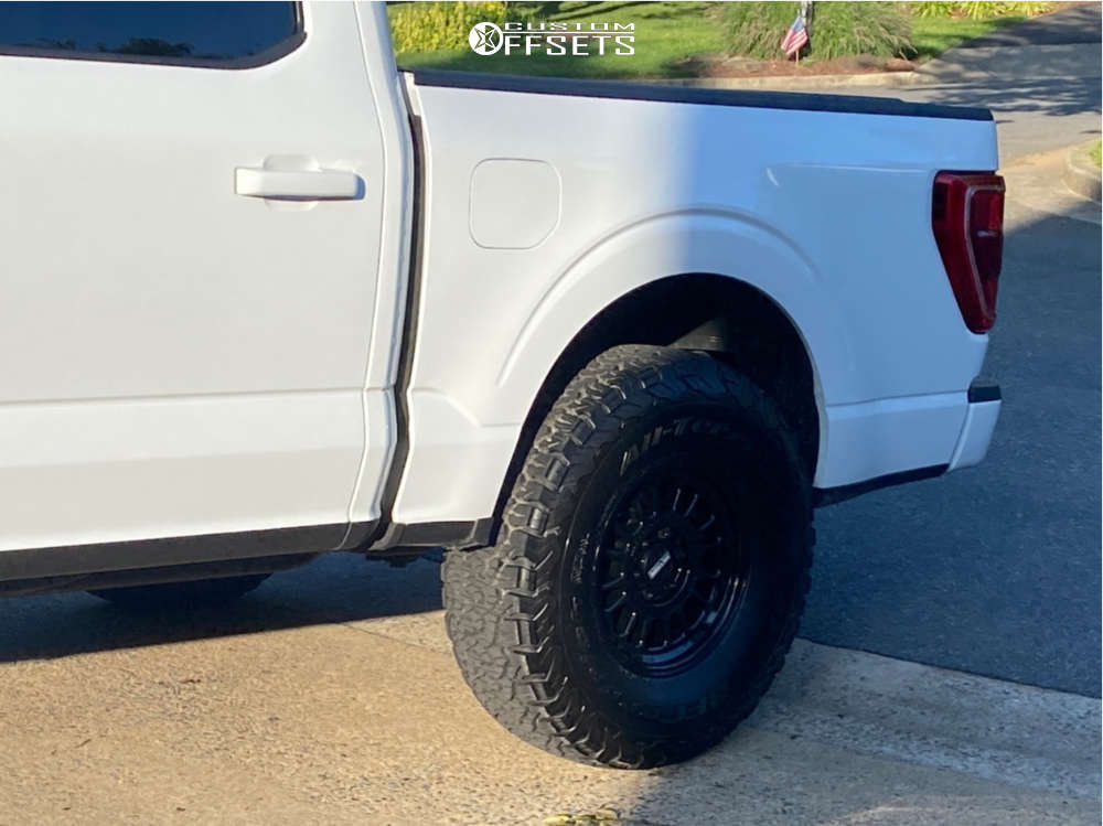 2022 Ford F-150 with 17x8.5 25 Method Mr318 and 37/12.5R17 BFGoodrich ...
