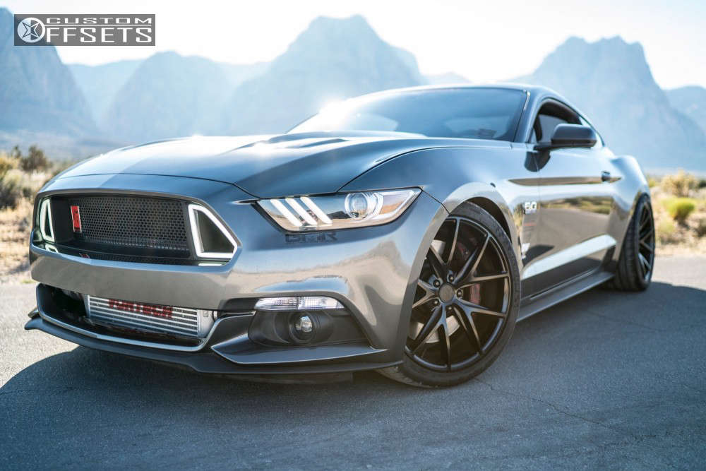 2015 Ford Mustang with 20x9 45 Niche Misano and 265/35R20 Michelin ...