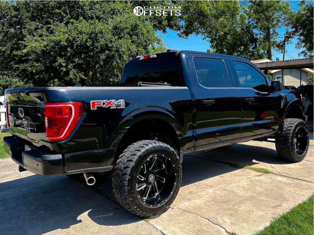2022 Ford F-150 with 22x12 -44 Hostile Stryker and 35/12.5R22 Toyo ...