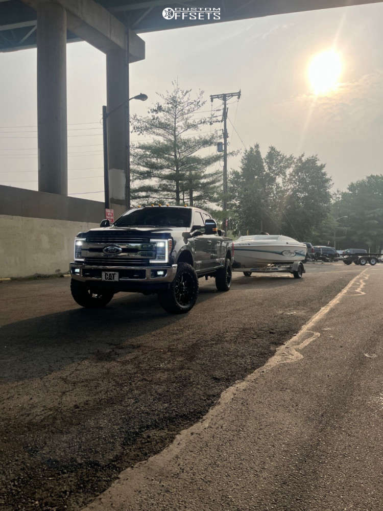 2017 Ford F-350 Super Duty with 22x10 10 Fuel Maverick and 37/12.5R22 ...