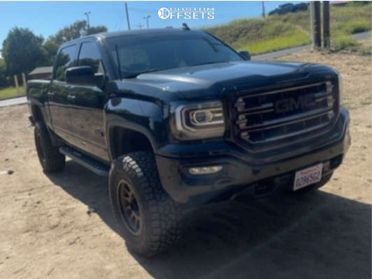 2017 GMC Sierra 1500 with 18x9 -12 Method Mr305 and 35/12.5R18 Toyo ...