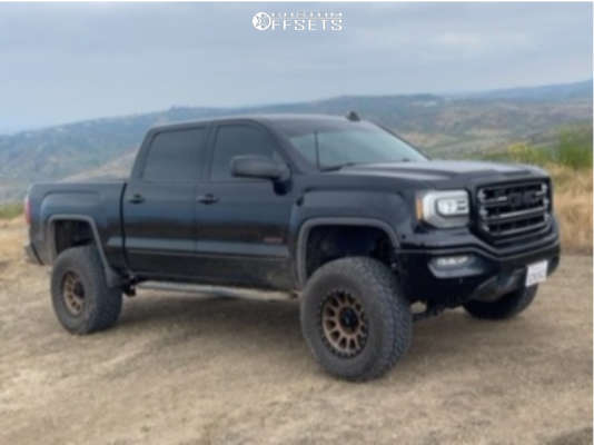 2017 GMC Sierra 1500 with 18x9 -12 Method Mr305 and 35/12.5R18 Toyo ...