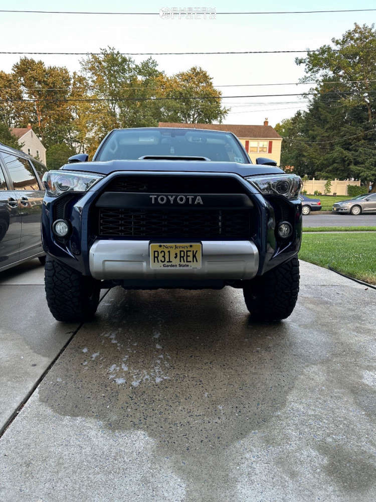 2019 Toyota 4Runner with 17x8.5 0 RRW Rr5-s and 285/70R17 Nitto Ridge ...
