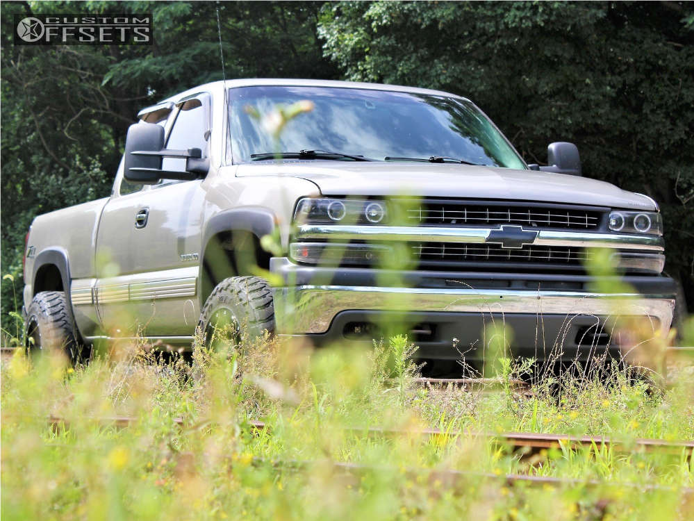 2000 Chevrolet Silverado 1500 with 18x12 -44 Fuel Maverick and 33/12 ...
