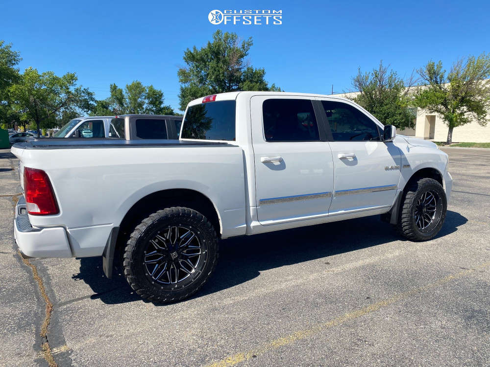 2009 Dodge Ram 1500 with 22x10 -12 K2 Offroad Rage and 35/12.5R22 Toyo ...