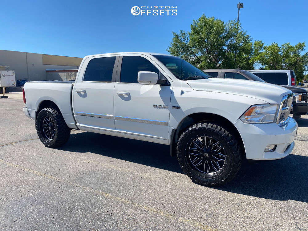 2009 Dodge Ram 1500 with 22x10 -12 K2 Offroad Rage and 35/12.5R22 Toyo ...