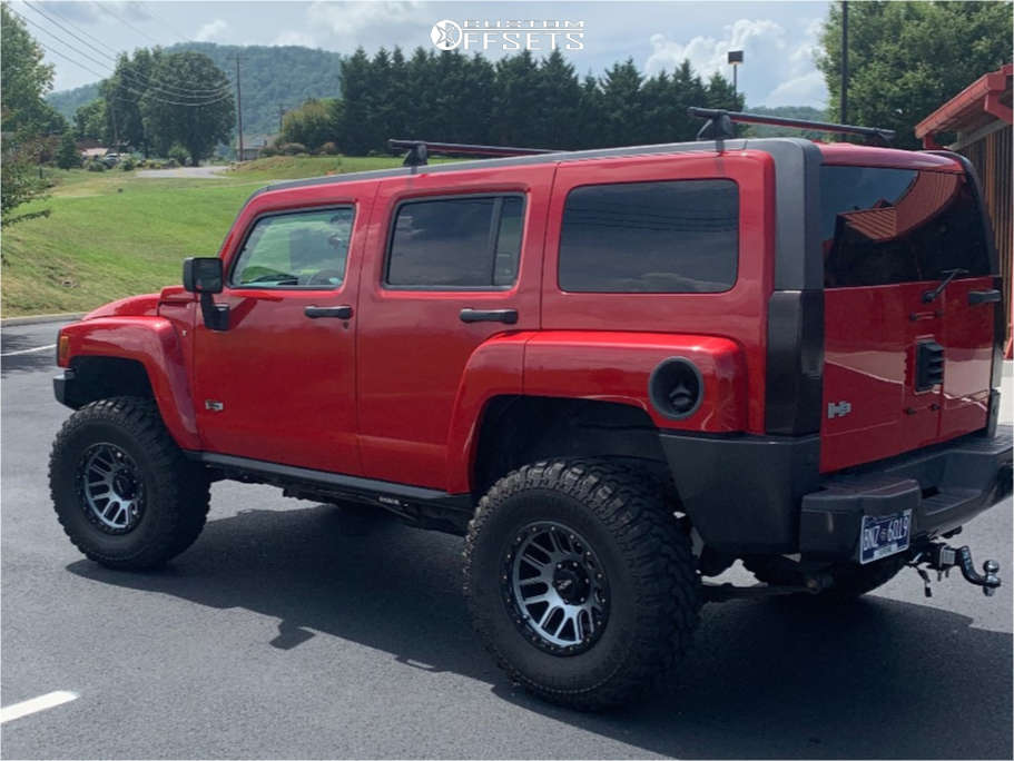 2009 Hummer H3 with 17x9 -12 Vision Nemesis and 35/12.5R17 Radar ...