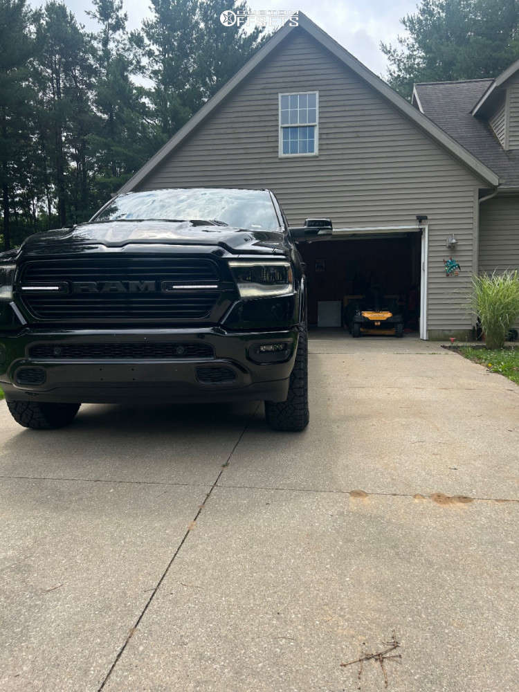 2022 Ram 1500 with 18x9 -12 Method Mr305 and 275/65R18 Goodyear ...