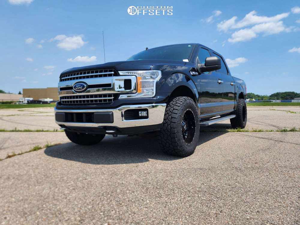 2019 Ford F-150 with 18x10 -24 Moto Metal MO970 and 33/12.5R18 Toyo ...