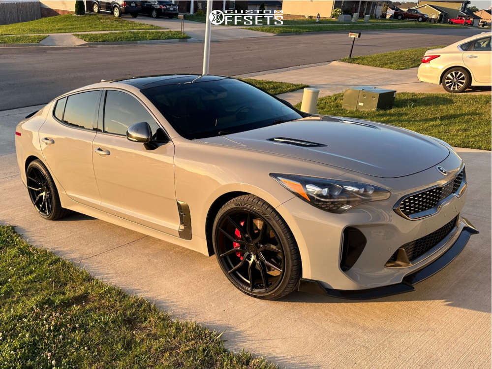 2018 Kia Stinger with 20x9 32 Aodhan Aff1 and 245/35R20 Lexani Lx ...