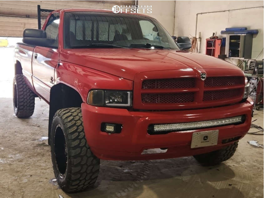 2002 Dodge Ram 2500 with 20x10 -18 Fuel Vandal and 35/12.5R20 Suretrac ...