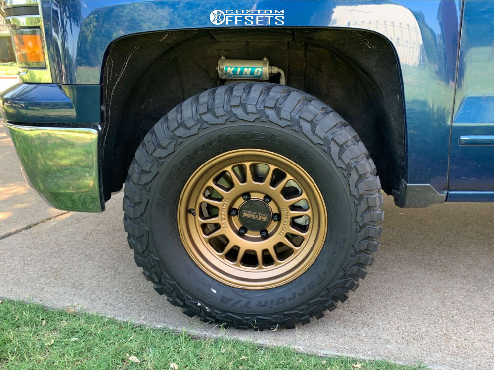 2015 Chevrolet Silverado 1500 with 17x8.5 0 Method Mr703 and 33/12.5R17 ...