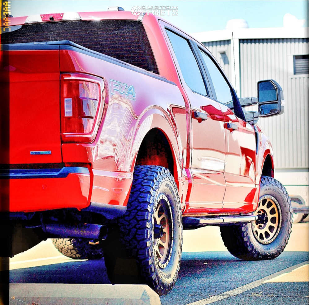 2021 Ford F-150 with 17x8.5 0 Method MR305 and 33/12.5R17 BFGoodrich ...
