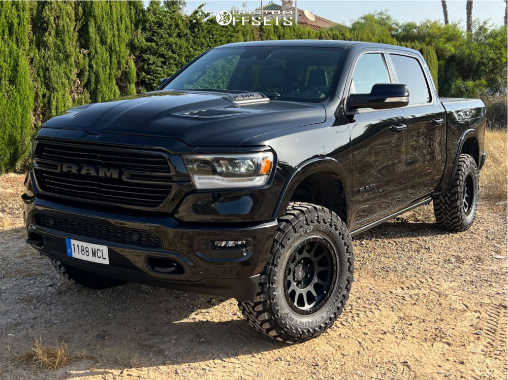 2022 Ram 1500 with 18x9 -12 Method MR305 and 35/12.5R18 Toyo Tires Open ...