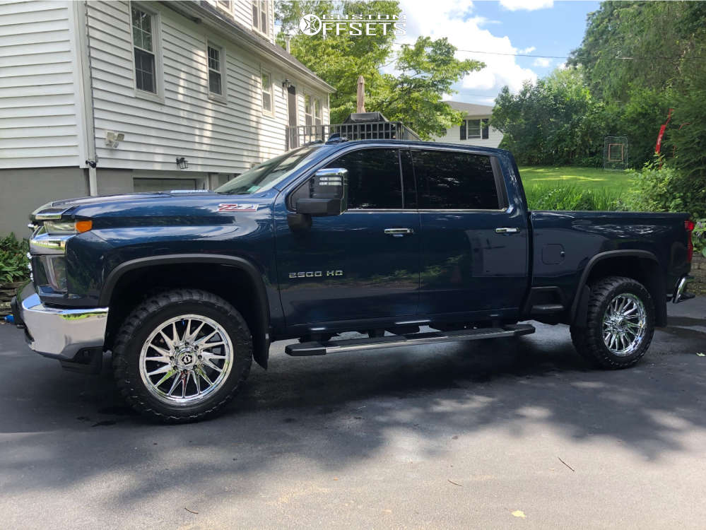 2020 Chevrolet Silverado 2500 HD with 22x10 10 TIS 547c and 35/12.5R22 ...