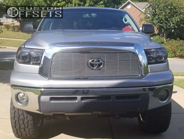 2009 Toyota Tundra with 20x10 -19 Hostile Stryker and 35/12.5R20 Toyo ...