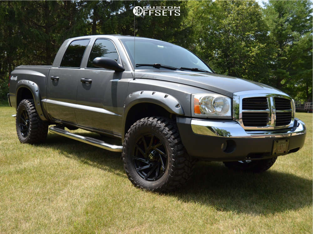 2005 Dodge Dakota with 18x9 -12 RBP 77R and 33/12.5R18 Mastercraft ...