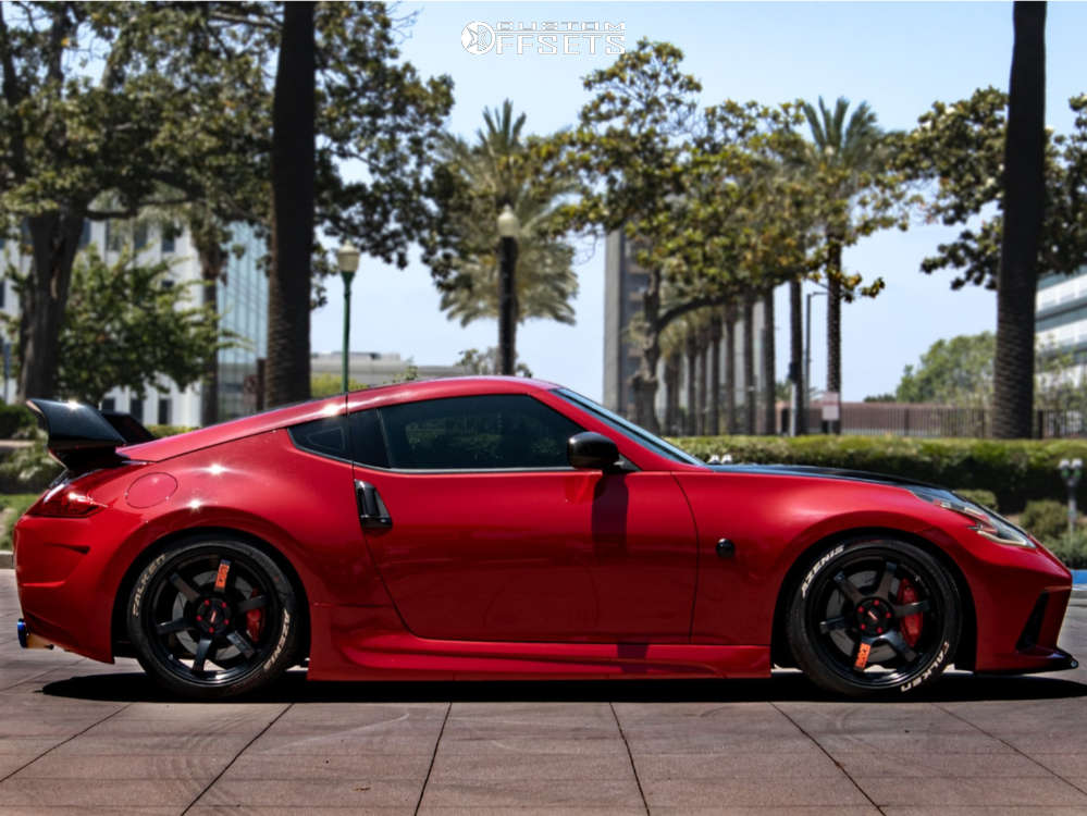 2010 Nissan 370Z with 19x9.5 25 Gram Lights 57dr and 255/40R19 Falken ...