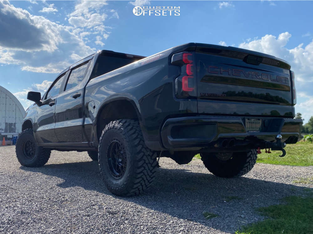 2019 Chevrolet Silverado 1500 with 17x9 -12 KMC Km549 and 35/12.5R17 ...