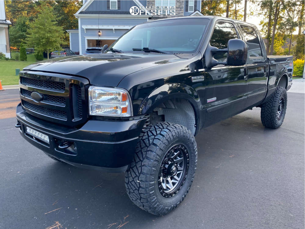 2007 Ford F-250 Super Duty with 20x9 1 Fuel Covert and 37/12.5R20 Nitto ...