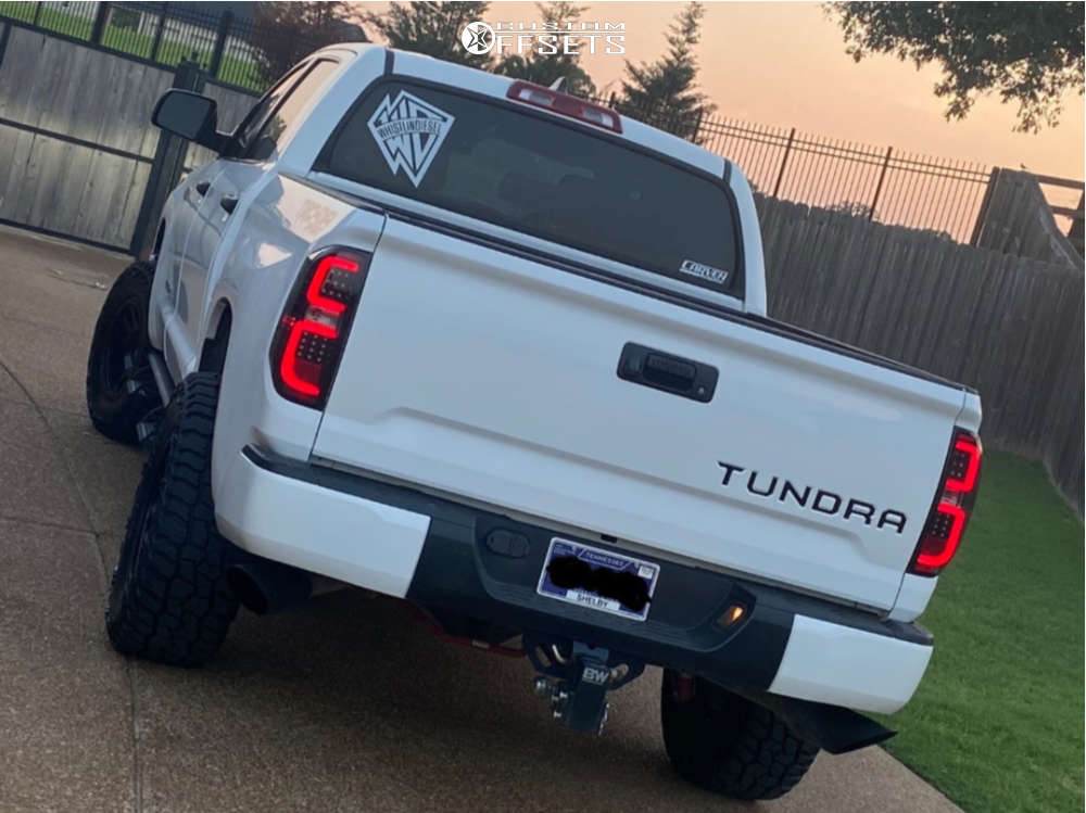 2021 Toyota Tundra with 18x9 1 Fuel Vector and 295/70R18 Mickey ...