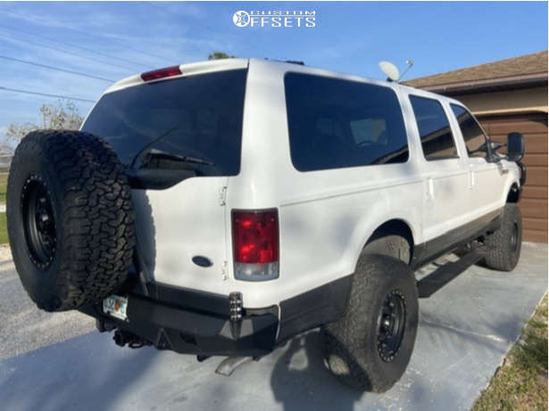 2001 Ford Excursion with 17x9 -12 Method MR315 and 35/12.5R17 ...