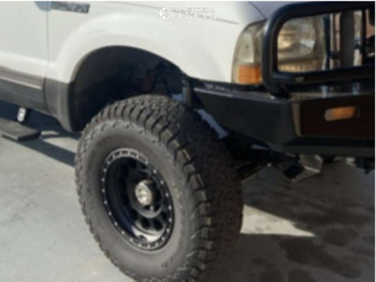 2001 Ford Excursion with 17x9 -12 Method MR315 and 35/12.5R17 ...