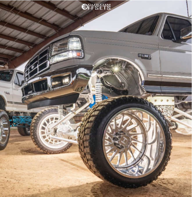 1993 Ford Bronco with 26x16 -101 Hostile Forged Hf16 and 39/15.5R26 ...