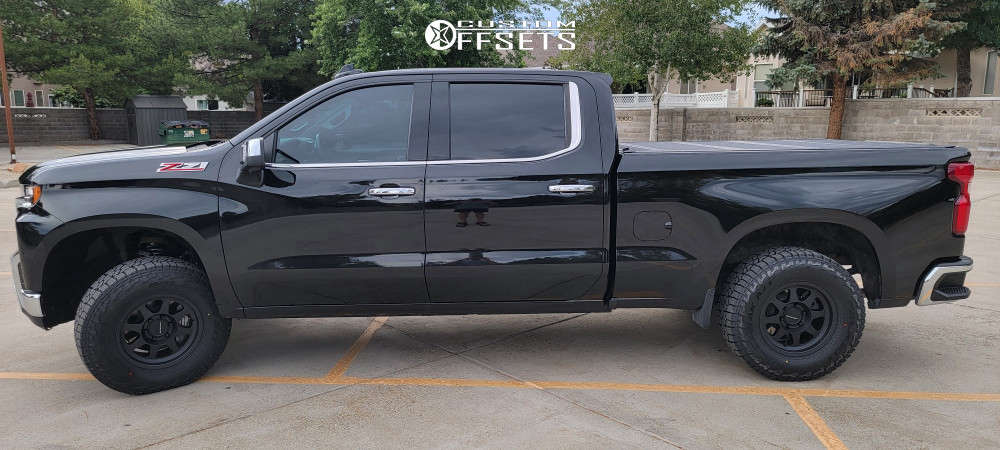 2022 Chevrolet Silverado 1500 LTD with 17x8.5 0 Method Mr701 and 285 ...