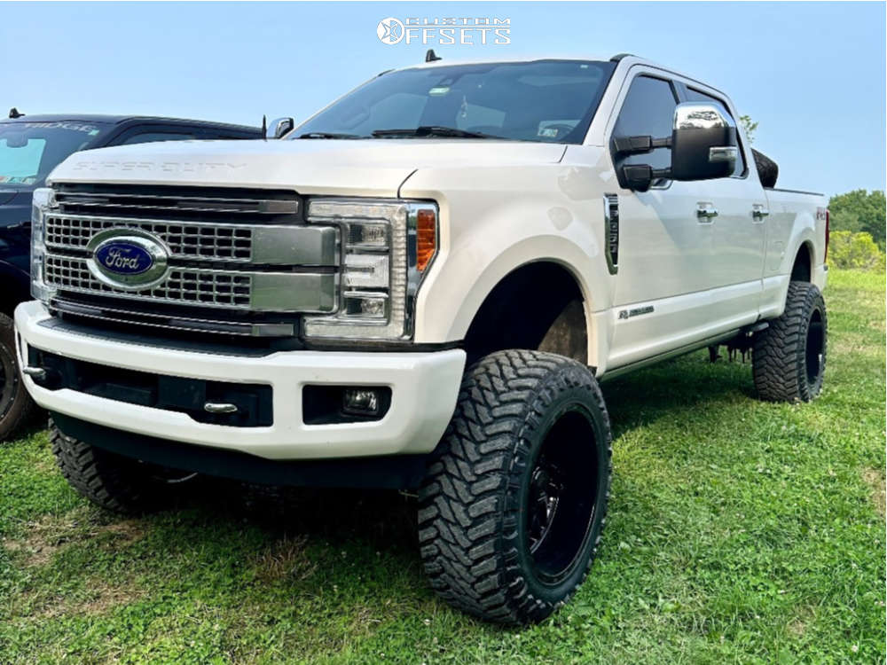 2019 Ford F-250 Super Duty with 22x12 -44 TIS 544gb and 37/13.5R22 ...