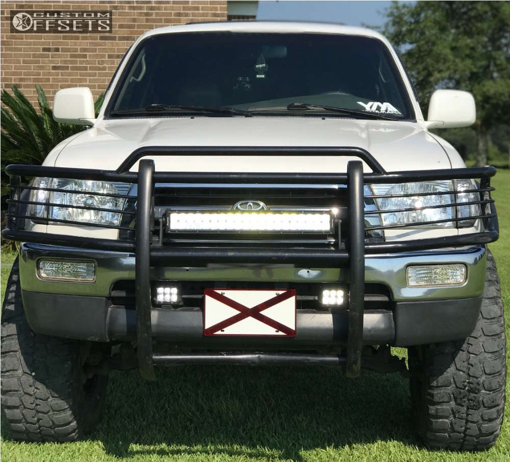 2000 Toyota 4Runner with 17x9 -12 Moto Metal Mo951 and 285/70R17 ...