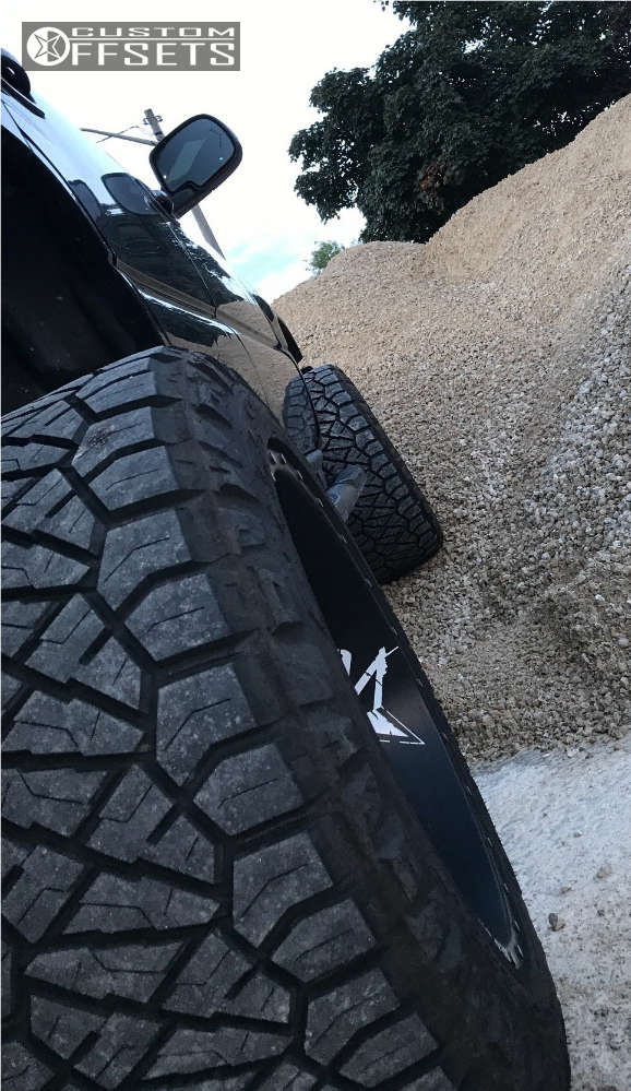 2004 Chevrolet Tahoe with 20x12 -44 Red Dirt Road Rd01 and 33/12.5R20 ...