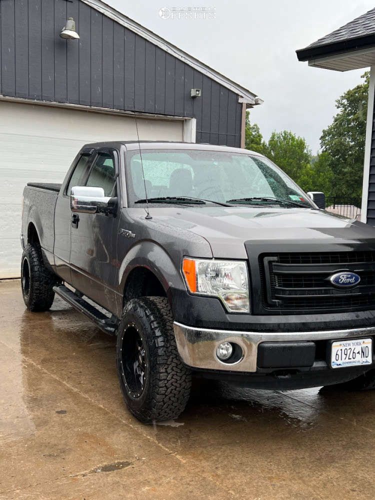 2013 Ford F-150 with 18x10 -24 Moto Metal MO970 and 295/70R18 ...