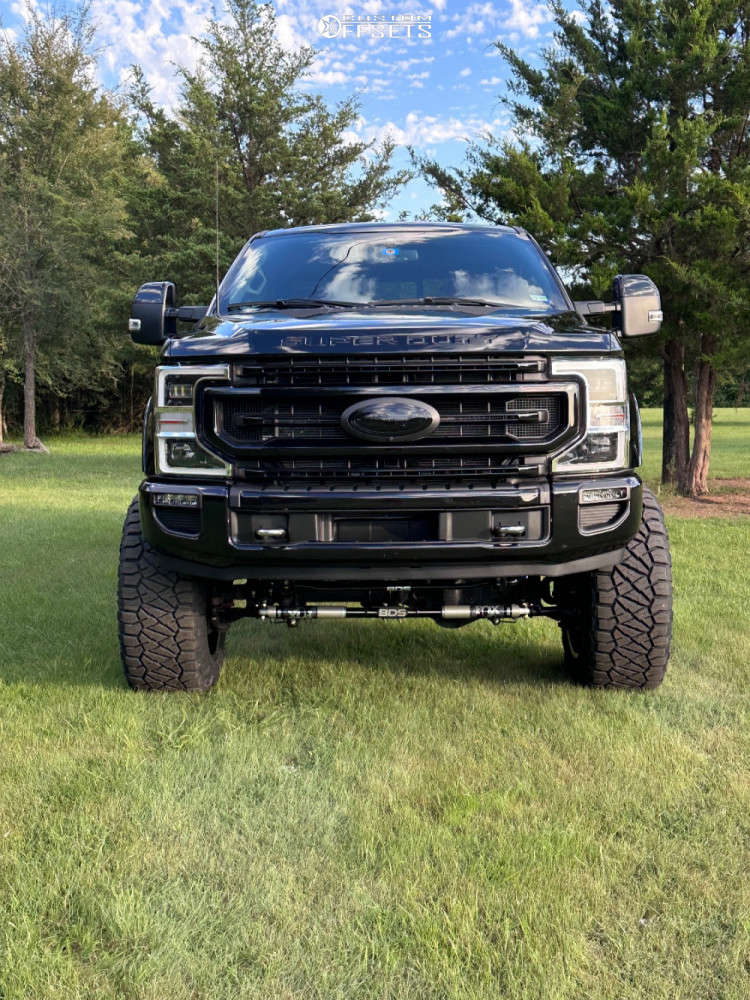 2022 Ford F-250 Super Duty with 22x12 -44 TIS 554bm and 37/13.5R22 ...