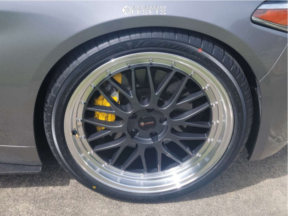 2017 Alfa Romeo Giulia with 20x8.5 35 Vors Vr8 and 255/35R20 Lexani Lx ...