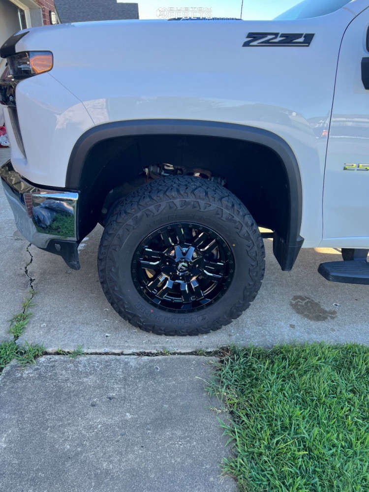 2020 Chevrolet Silverado 2500 HD with 18x9 1 Fuel Sledge and 33/12.5R18 ...
