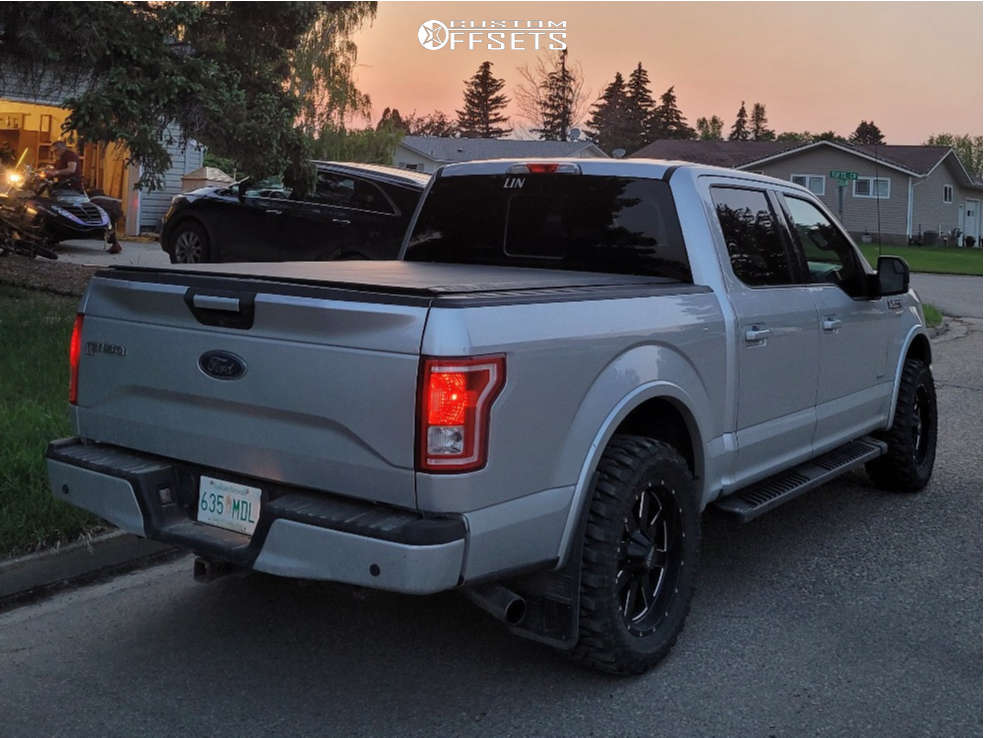 2017 Ford F-150 with 20x9 0 Moto Metal Mo962 and 33/12.5R20 Federal ...
