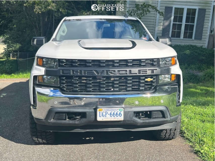 2020 Chevrolet Silverado 1500 with 20x10 -18 Fuel Rogue and 35/12.5R20 ...