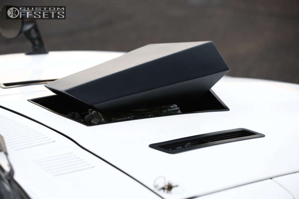 1976 Datsun 280Z with 15x10.5 -35 Atara Racing Pisang and 225/50R15 ...