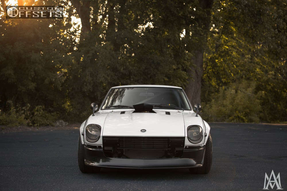1976 Datsun 280Z with 15x10.5 -35 Atara Racing Pisang and 225/50R15 ...