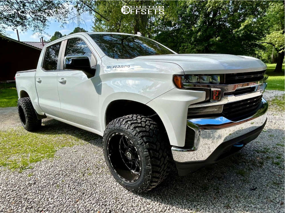 2019 Chevrolet Silverado 1500 with 20x12 -44 TIS 544b and 33/12.5R20 ...
