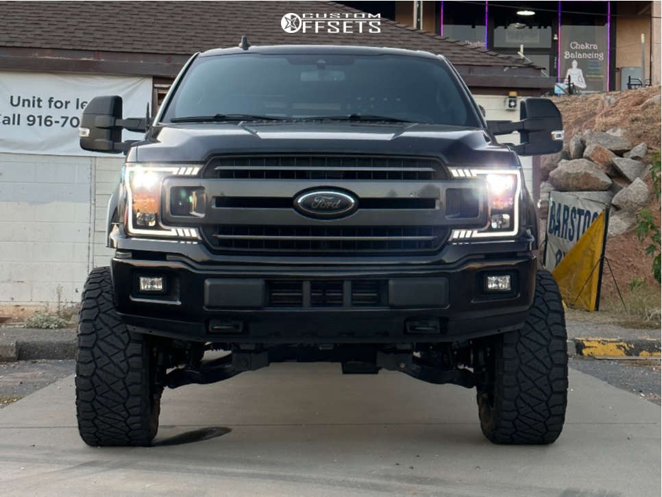 2019 Ford F-150 with 20x12 -44 Moto Metal MO970 and 35/13.5R20 Nitto ...