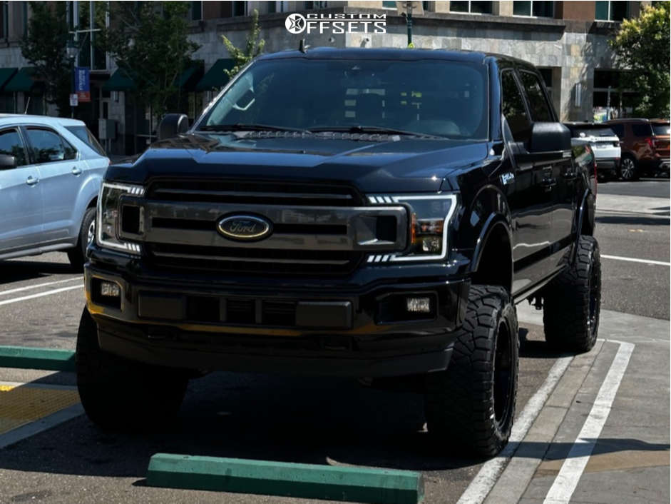 2019 Ford F-150 with 20x12 -44 Moto Metal MO970 and 35/13.5R20 Nitto ...