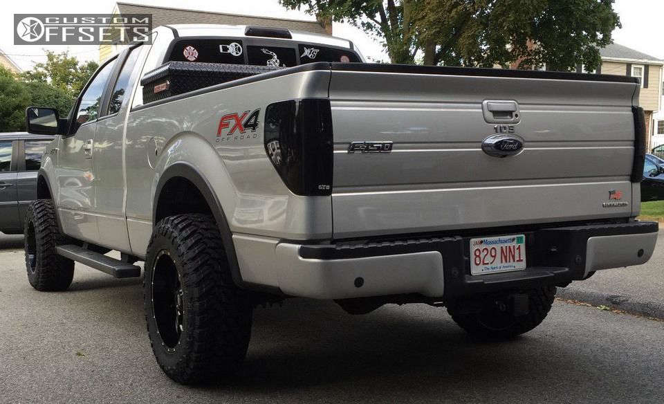 2013 Ford F-150 with 18x10 -24 Moto Metal MO970 and 33/12.5R18 Atturo ...