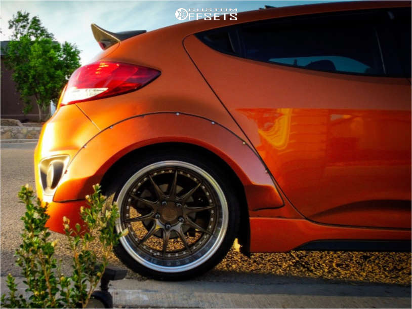 2016 Hyundai Veloster with 18x10.5 22 Aodhan Ds07 and 225/45R18 ...