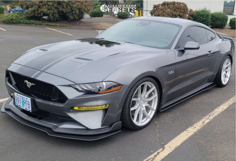 2022 Ford Mustang with 20x9 32 Aodhan Aff1 and 275/30R20 Continental ...
