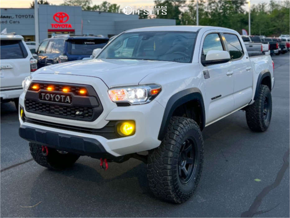 2019 Toyota Tacoma with 17x8.5 -10 9SiX9 Six-1 Truck/suv and 285/70R17 ...