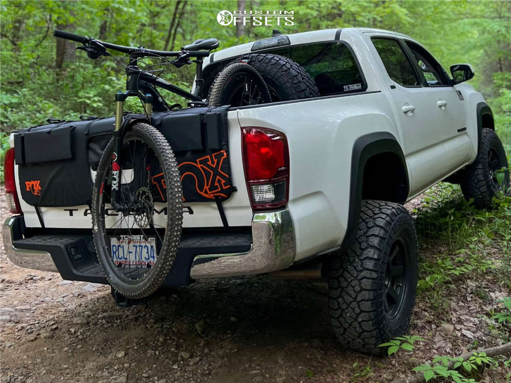 2019 Toyota Tacoma with 17x8.5 -10 9SiX9 Six-1 Truck/suv and 285/70R17 ...